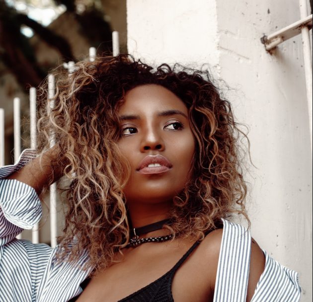 Cabelo com reflexo, luzes e mechas: Tudo o que você precisa saber